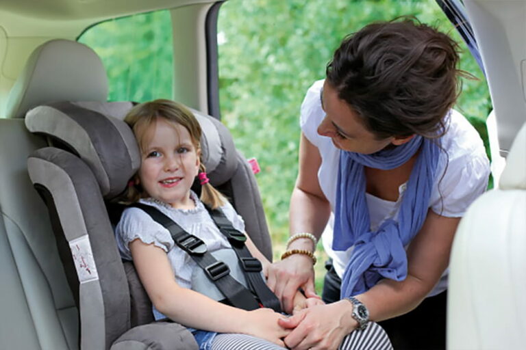 Auto-Kindersitz - FROG Rehatechnik